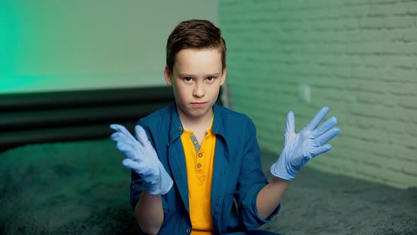 young boy in self isolation during covid-19 pandemic, Stock Footage