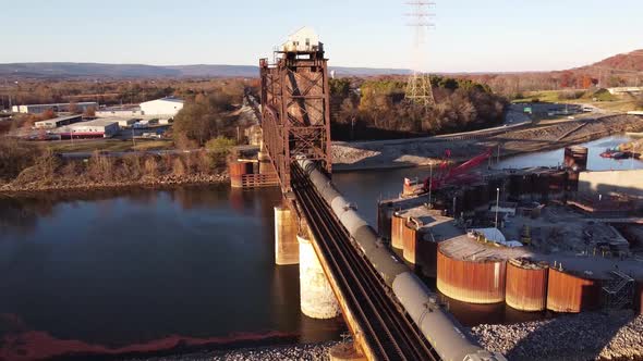 Tenbridge is a vertical-lift railroad bridge over the Tennessee River ...