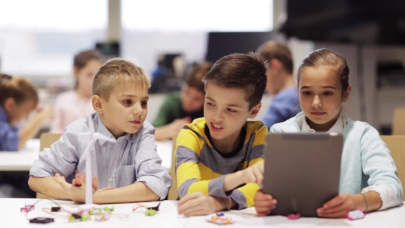 Kids with Tablet Pc Programming at Robotics School 61, Stock Footage