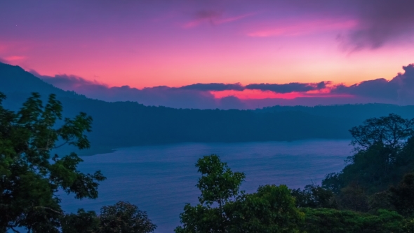 Panoramic View Sunset on Lake Danau Tamblingan and Danau Buyan Bali ...