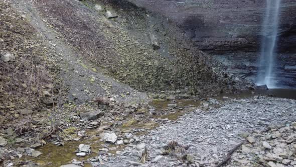 Majestic waterfall of Devil’s Punchbowl in Hamilton, Ontario, Canada ...