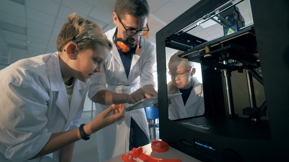 3D-printed Elements Are Getting Observed By Schoolchildren and a ...