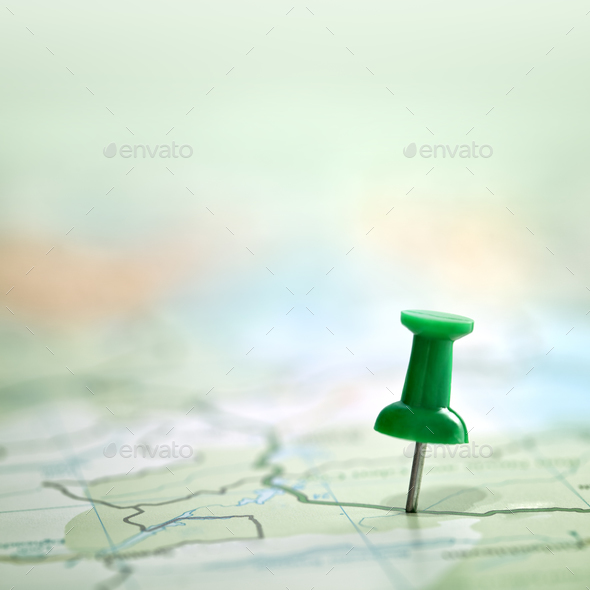 Thumbtack showing destination location on map with copy space Stock ...