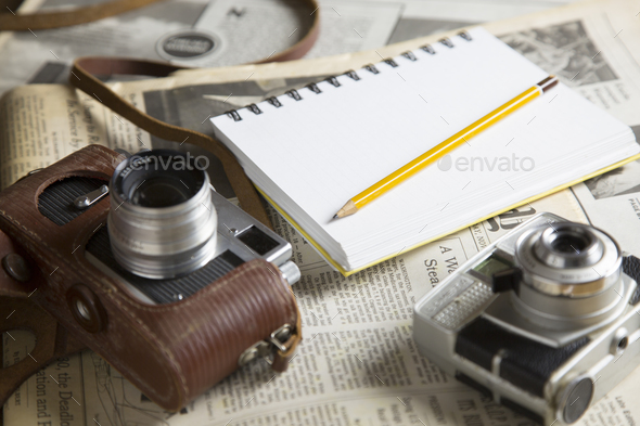 vintage reporter camera Stock Photo by EmanueleRaveccaPhotographer