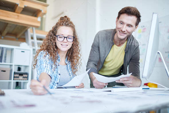 Explaining information on paper Stock Photo by Pressmaster | PhotoDune