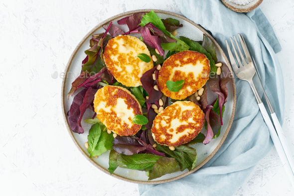 Cyprus fried halloumi with salad mix, beet tops. Lchf, pegan, fodmap ...