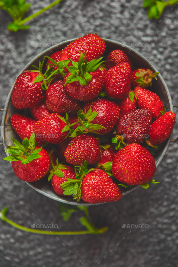 Strawberries in grey bowl. Fresh strawberries. Beautiful strawberries ...