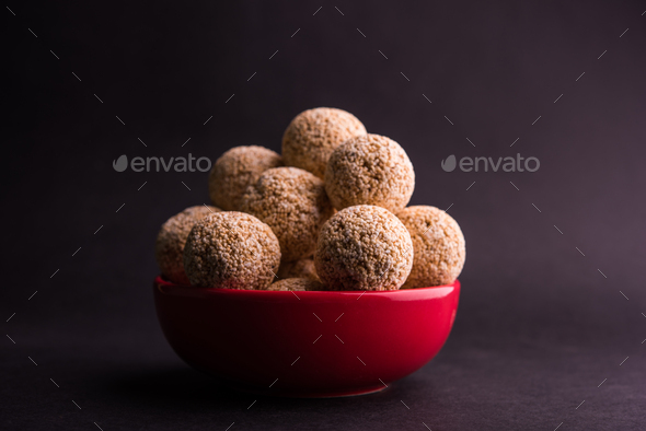 Amaranth Ladoo / Rajgira Laddu / Cholai Laddoo Stock Photo by ...