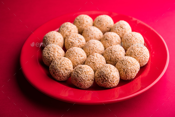 Amaranth Ladoo / Rajgira Laddu / Cholai Laddoo Stock Photo by ...