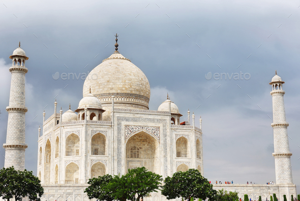 White marble Taj Mahal in India, Agra, Uttar Pradesh Stock Photo by ...