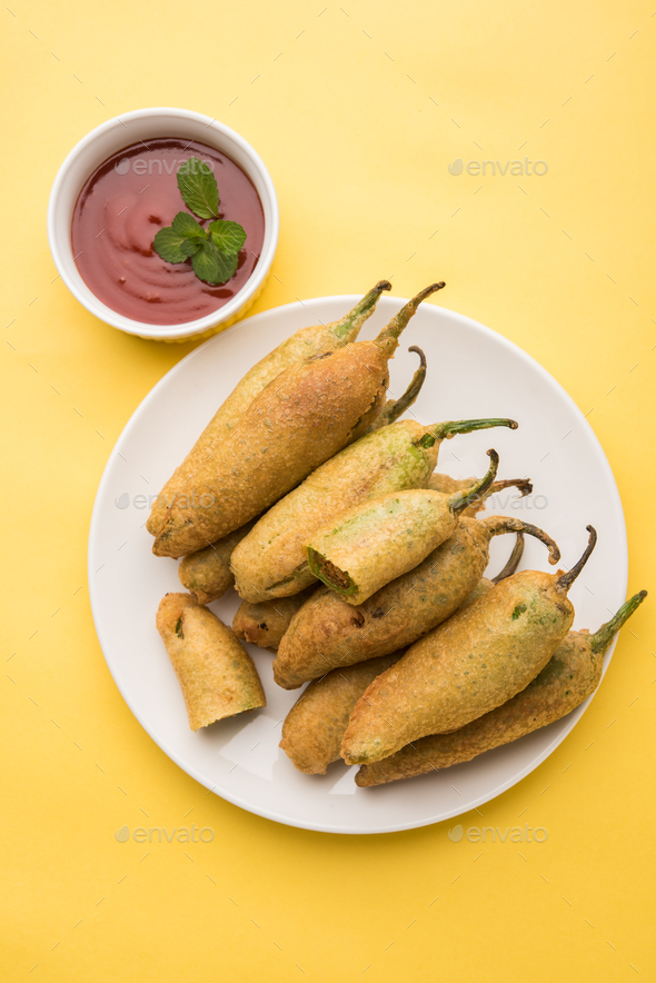 Green Chilli Pakora / Mirchi Pakoda / Mirchi Bajji Stock Photo by ...