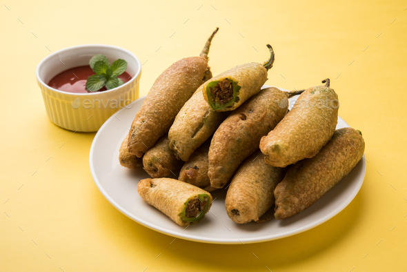 Green Chilli Pakora / Mirchi Pakoda / Mirchi Bajji Stock Photo by ...