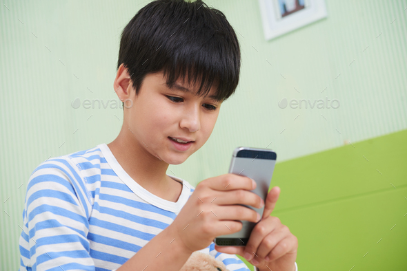 Using app Stock Photo by DragonImages | PhotoDune