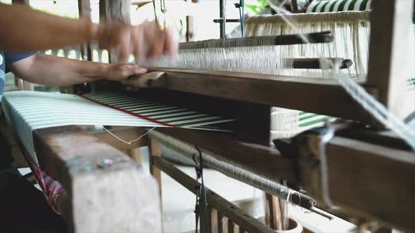 Traditional Handmade Cotton Weaving Free Standing Loom with ...