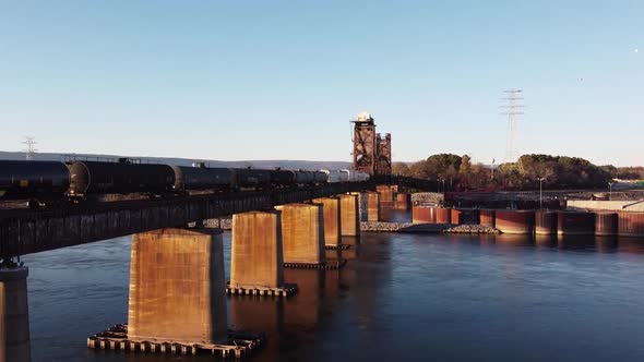 Tenbridge railroad bridge in Tennessee. A vertical lift bridge and ...
