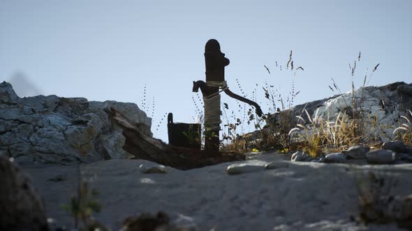 Retro Rust Hand Water Pump, Motion Graphics | VideoHive