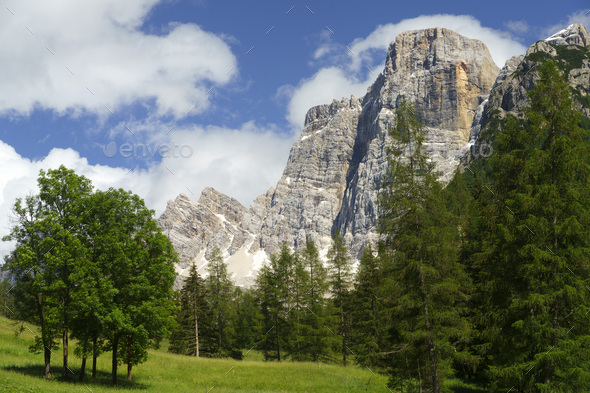 Mountain landscape along the road to Forcella Staulanza at Selva di ...