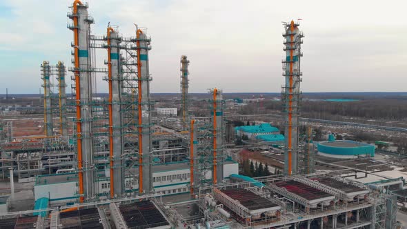 Oil Distillation Columns for the Separation of Crude Oil Into Fractions ...