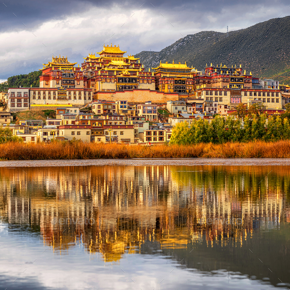 Songzanlin Temple, is Tibetan Buddhist monastery in Zhongdian city ...