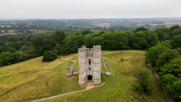 Donnington Castle and surrounding landscape. Berkshire county, UK ...