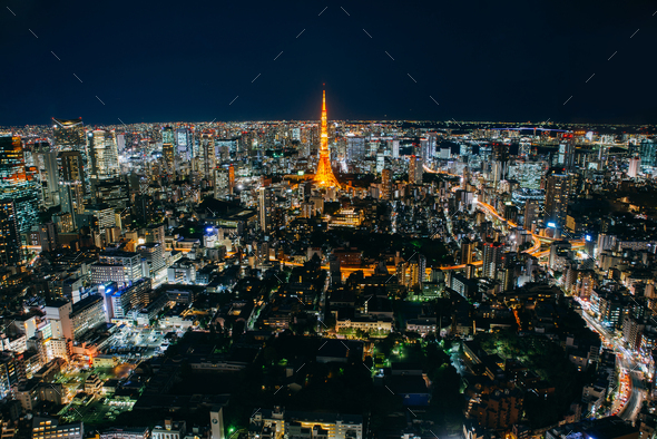 Tokyo skyline and buildings from above, view of the Tokyo tower Stock ...