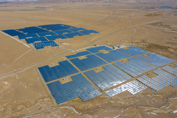 solar power station in the northern tibetan plateau Stock Photo by ...