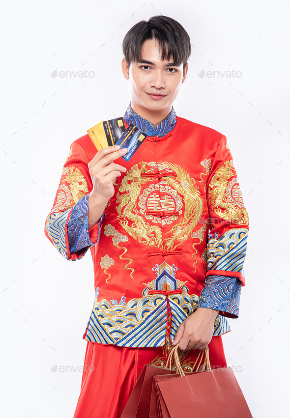 Man wear Cheongsam suit get many things from using credit card in ...