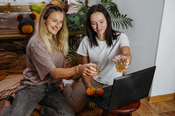 Thanksgiving online, virtual thanksgiving dinner, celebrate family ...