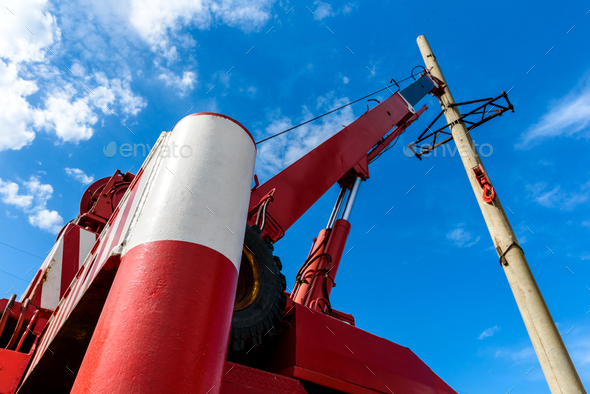 Installation of column for high-voltage electricity line Stock Photo by ...