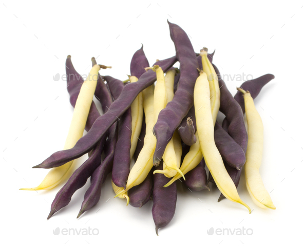 Pile of purple string beans isolated on white background Stock Photo by ...