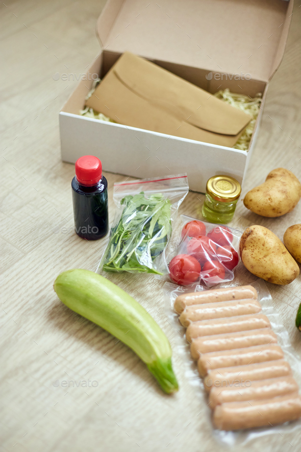 Food box meal kit of fresh ingredients and recipe blank order Stock ...