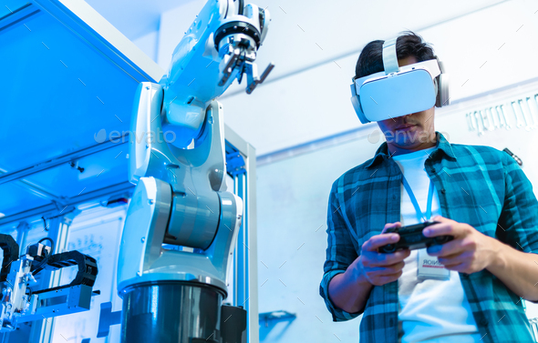 ROBOT BOM Stock Photo by anontae2522 | PhotoDune