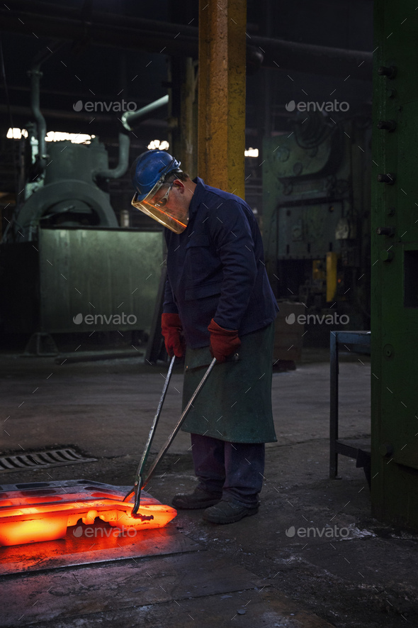 Fully forged and clipped flight bar (mining component) is lined up to ...