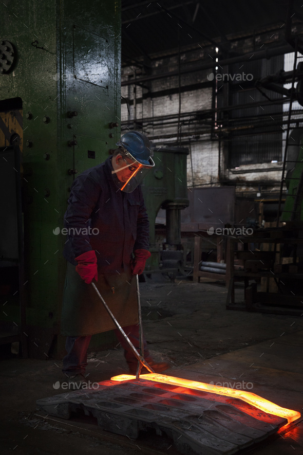 Fully forged and clipped flight bar (mining component) is lined up to ...