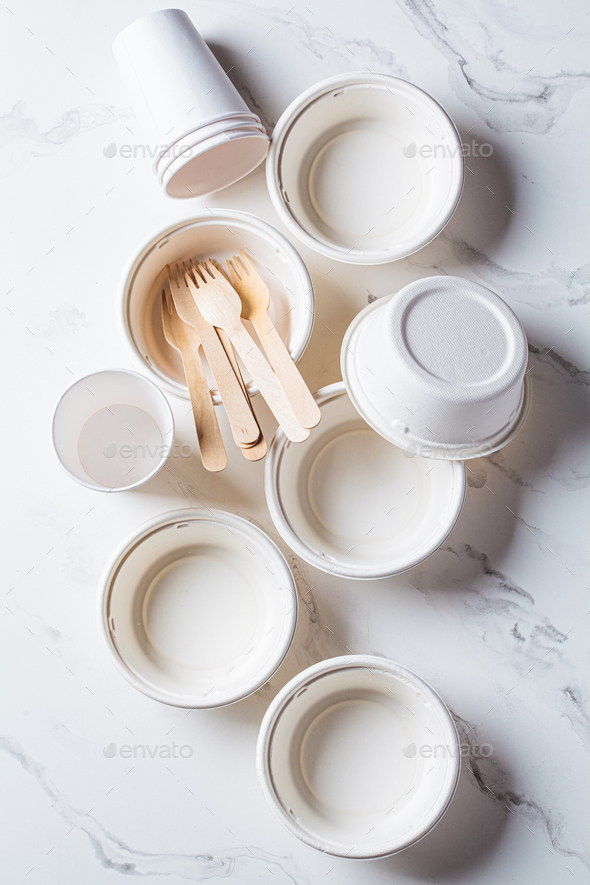 Eco-friendly recyclable tableware, zero waste concept. Paper bowls and ...