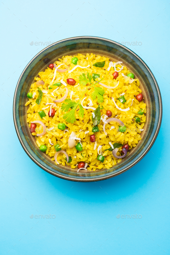 Pohe or pohe or pohaa is an indian breakfast recipe Stock Photo by ...
