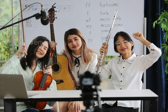 student person learning classical music with online class live ...