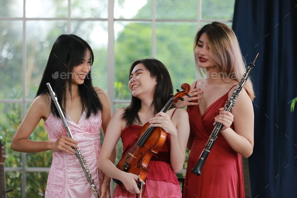 student learning a music song of classic musical class at home studio ...