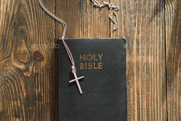Bible and cross on a wood background. Study Bible worship concept ...