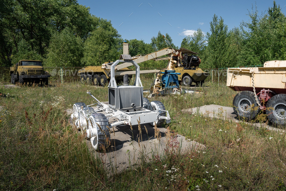Robots that helped cleaning Chernobyl Power Plant after the explosion ...