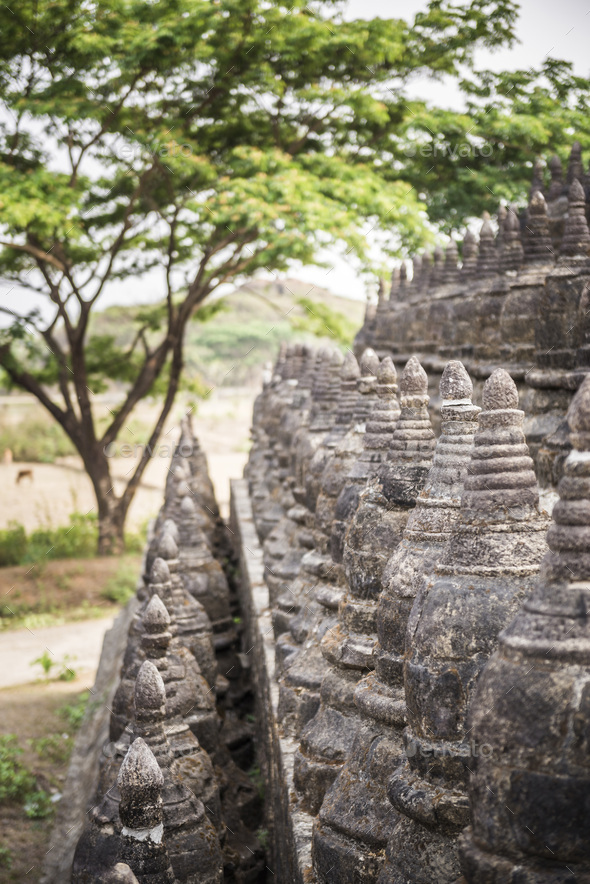 Koe-Thaung (meaning 90,000 Buddha Images), the largest Temple Ruins in ...