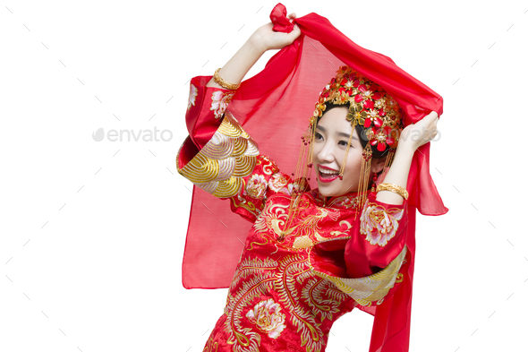 Beautiful bride in Chinese traditional wedding dress Stock Photo by ...