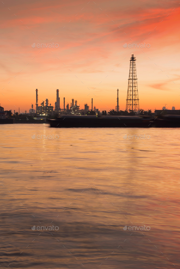 Bangchak Petroleum's oil refinery, Phra Khanong District, Bangkok ...