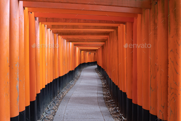 Traditional red Japanese umbrella in Fushimi Inari Taisha in Kyoto ...