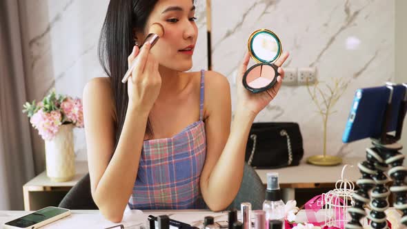 Portrait of young asian Fashion blogger woman review product,, Stock ...