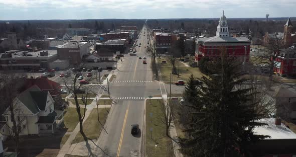 Downtown Charlotte, Michigan skyline with droneing up., Stock Footage