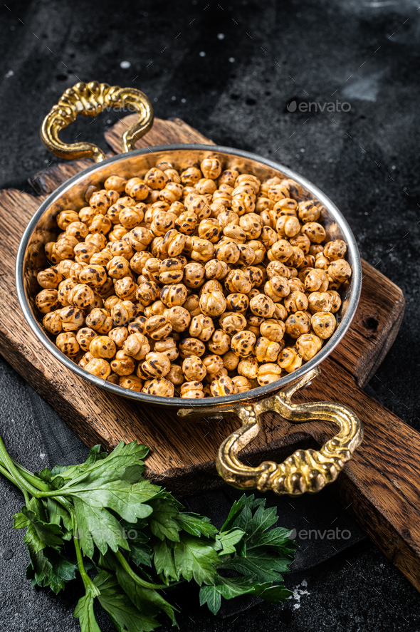 Fried chickpeas with turmeric, roasted spicy chickpeas or Indian chana ...
