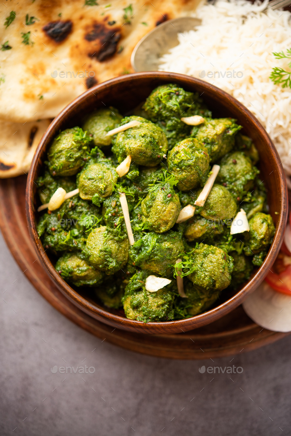 Soya Chunks Palak curry also known as Spinach Soyabean chunks sabzi or ...
