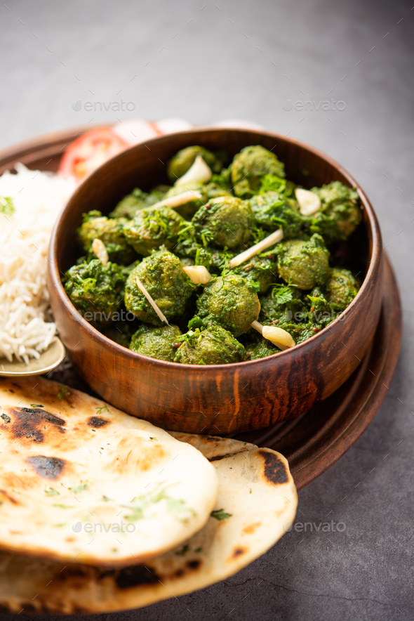 Soya Chunks Palak curry also known as Spinach Soyabean chunks sabzi or ...