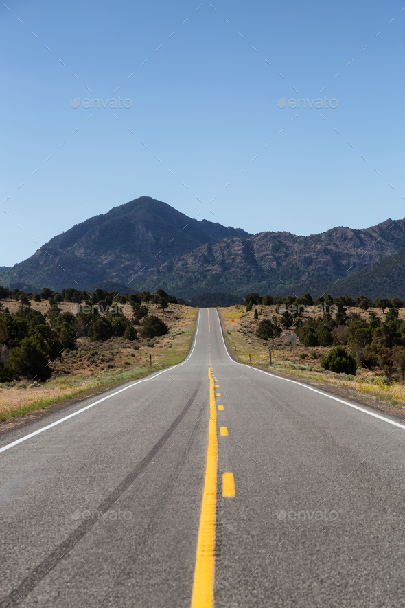 Scenic Highway Route in the Desert with American Mountain Landscape ...